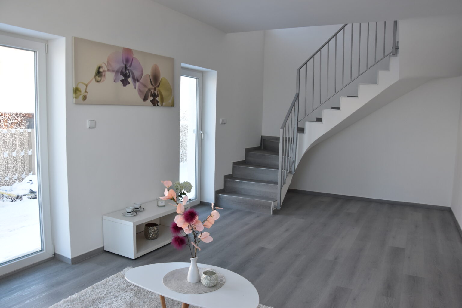 PRODÁNO 9/2023. Prodej nového bytu 3+kk (70m 2 ) zahrádka 127 m 2 , 2 ...